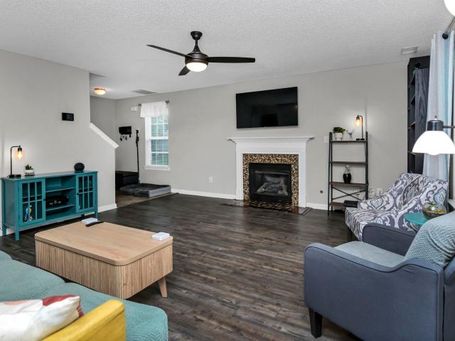 86 Crossfox Court