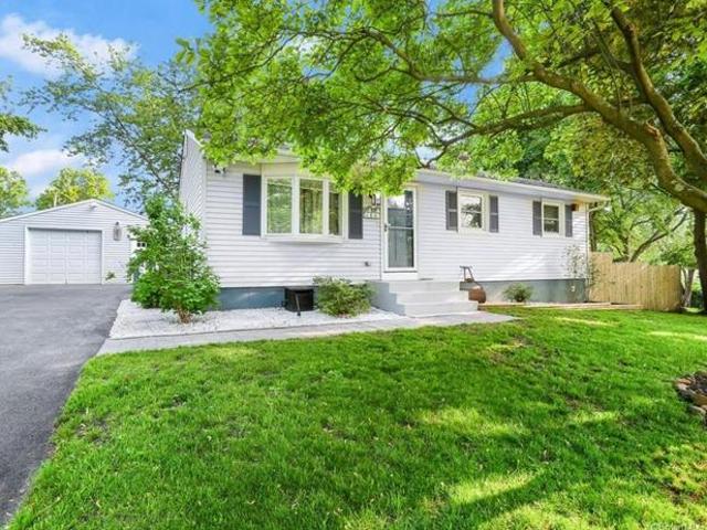 86 Cynthia Dr, West Haven, CT 06516