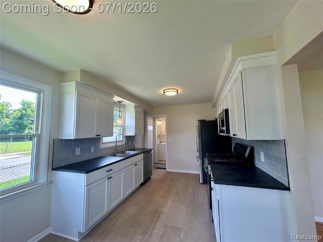 86 E Columbia Avenue