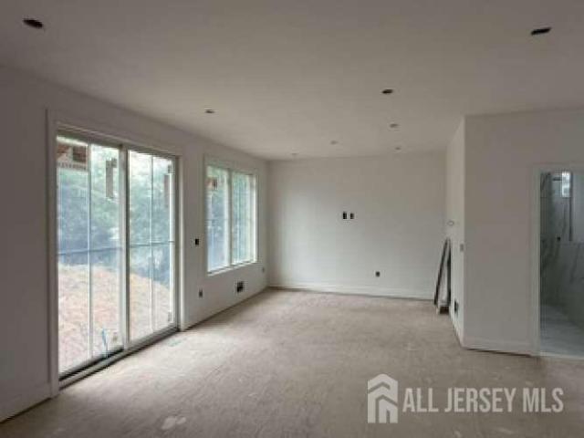 86 Essex Avenue