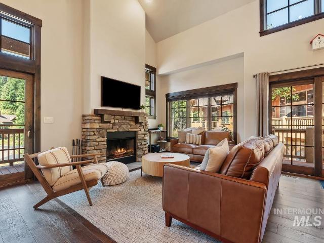 86 Golden Bar Ct
