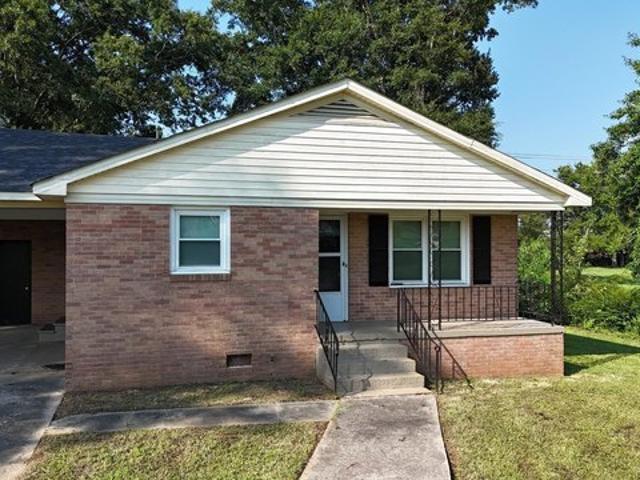 86 Grove St, Clinton, SC 29325