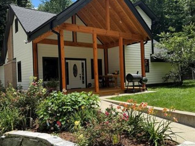 86 Holiday Dr, Hendersonville, NC 28739