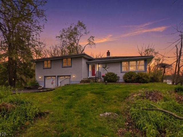 86 Kennedy Rd, Green Township, NJ 07821