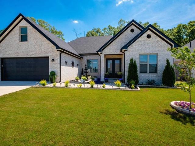 86 Lucia Ln, Maumelle, AR 72113