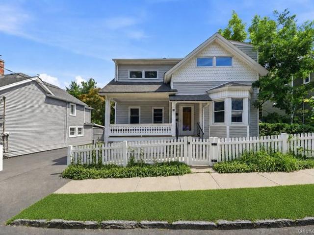 86 Maple St, Dobbs Ferry, NY 10522