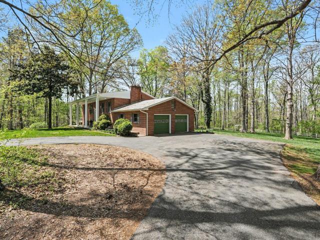 86 Mockingbird Lane