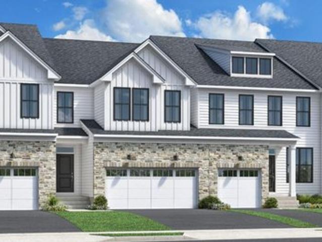 86 Mustang Dr, Manalapan, NJ 07726
