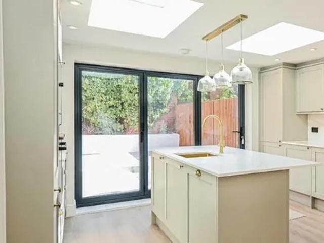 86 North Hill, London, N6 4RP, United Kingdom | 3 bed house for rent #167774843 | Rentberry