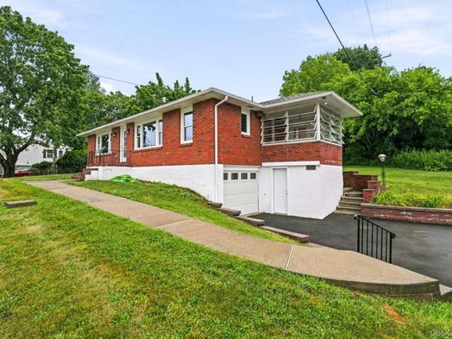 86 Orchard St, Marlboro, NY 12542