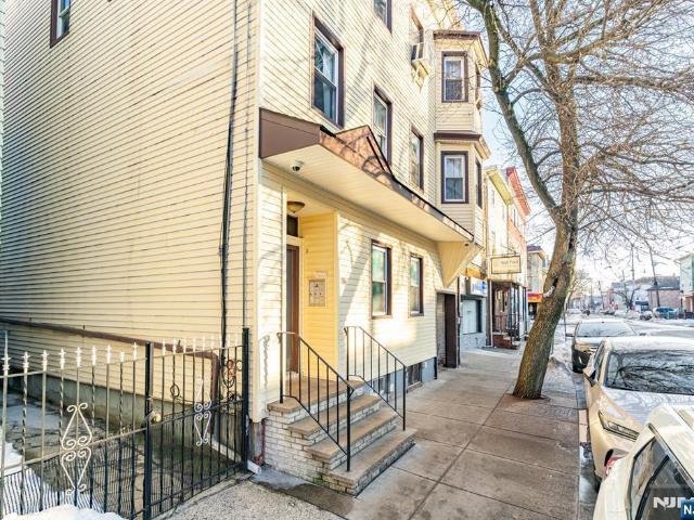 86 Pacific Street
