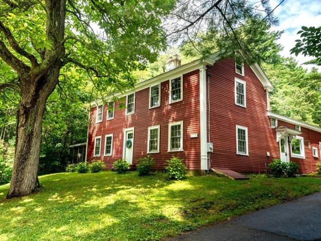 86 Parker Station Rd, Goffstown, NH 03045
