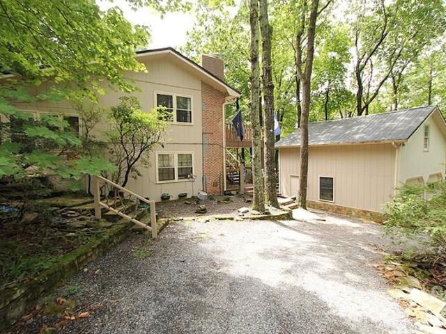 86 Pine Ridge Rd, Hendersonville, NC 28792