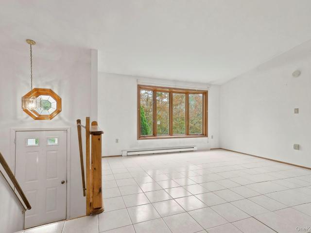 86 Spackenkill Road