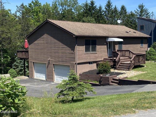 86 Superstitious Dr, Coxsackie, NY 12015