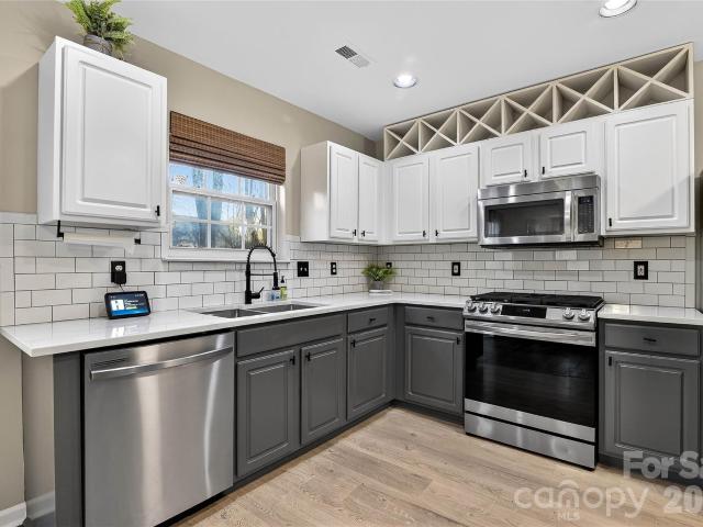 8704 Laurel Run Dr, Charlotte, NC 28269 | MLS #4351 | Compass