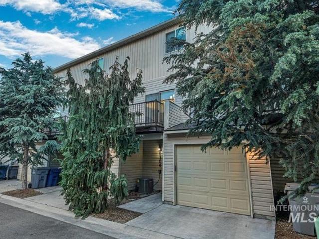 8704 W Pine Valley Ln, Boise, ID 83709