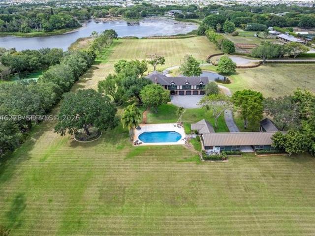 8705 Surrey Ln, Boca Raton, FL 33496