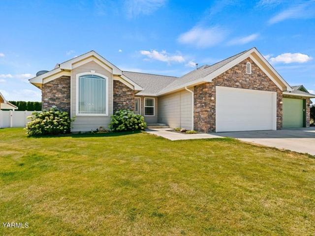 8706 Garden Ave, Yakima, WA 98908