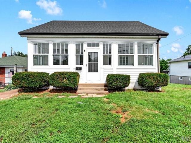 8706 Valcour Ave, Saint Louis, MO 63123