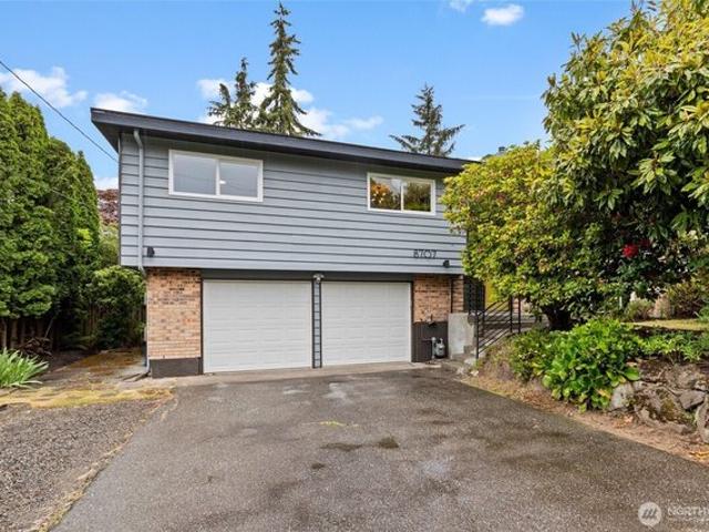 8707 Maple Ln, Edmonds, WA 98026