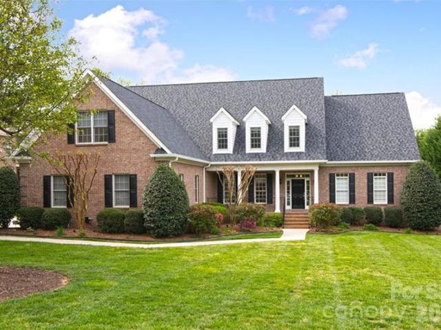 8707 Calumet Farms Dr, Waxhaw, NC 28173