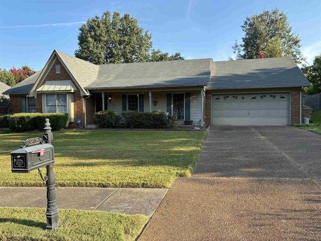 8708 Oak Trail Ln, Memphis, TN 38018