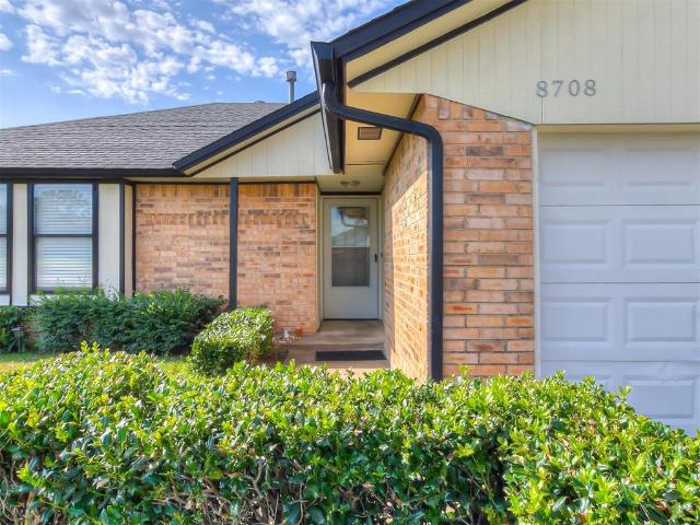 8708 E Parkridge Drive