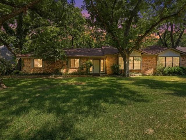 8708 S Monticello Cir, Granbury, TX 76049