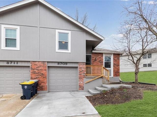 8709 N Hull Ave, Kansas City, MO 64154