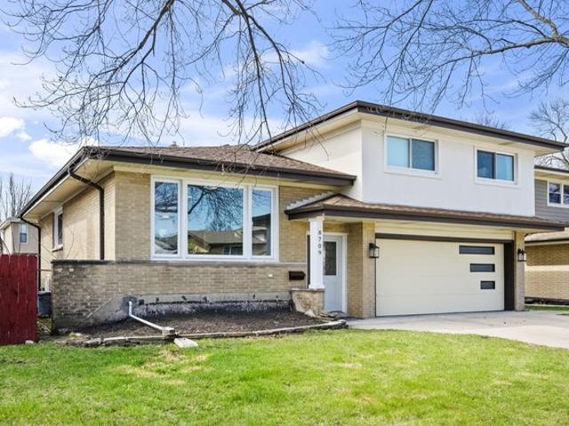 8709 W Madison Dr, Niles, IL 60714