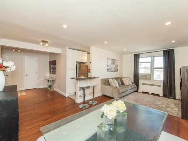 8700 Blvd East # 3D