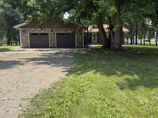 8700 Island Rd, Bismarck, ND 58503