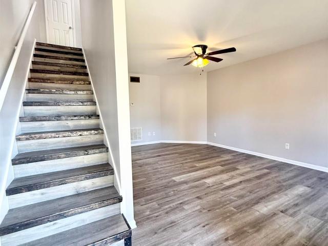 8700 8 White Rock Lane