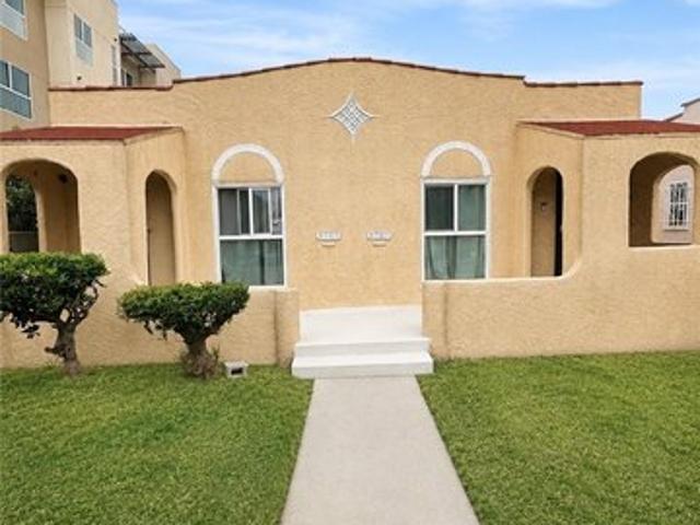 8701 Menlo Ave, Los Angeles, CA 90044