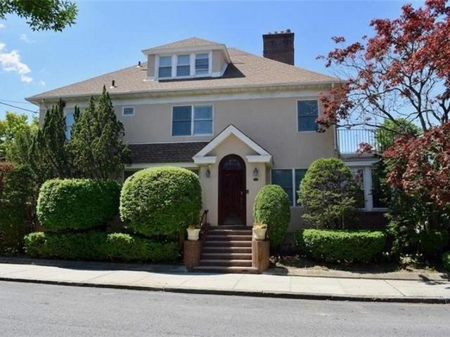 8701 Colonial Rd, Brooklyn, NY 11209