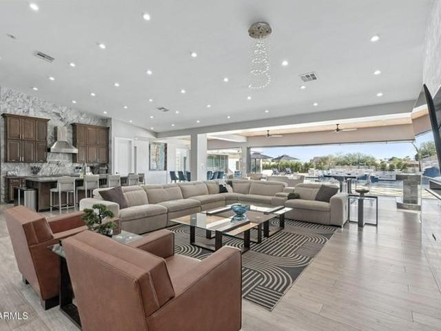 8701 E Sutton Dr, Scottsdale, AZ 85260