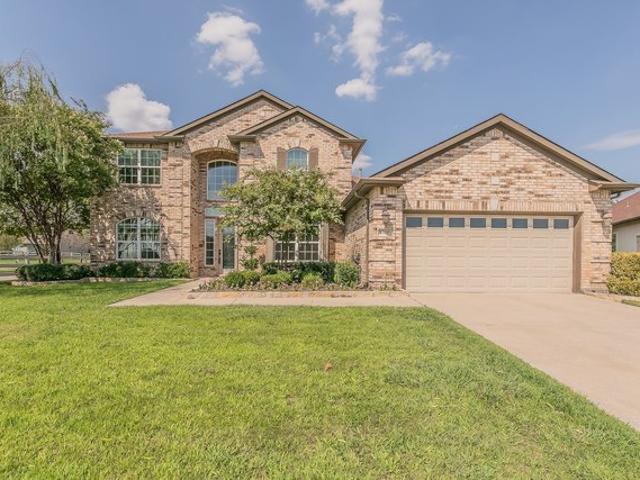 8701 Freeport Dr, Denton, TX 76207