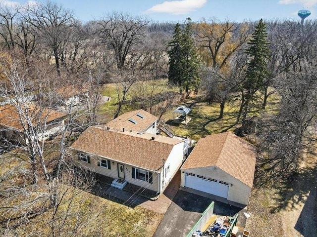 8701 Green Haven Dr, Brooklyn Park, MN 55445