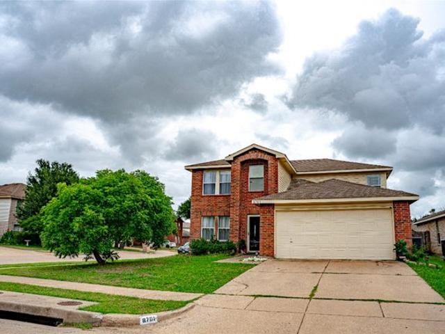 8701 Polo Dr, Fort Worth, TX 76123