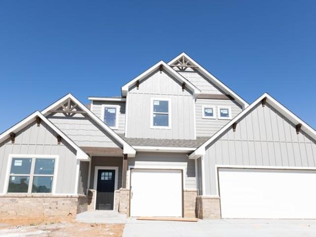 8701 Ryker Rd, Yukon, OK 73099