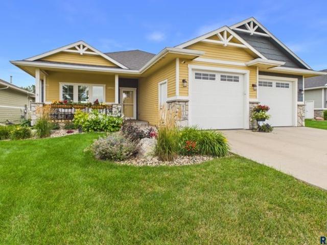 8701 W Dockside Dr, Sioux Falls, SD 57107