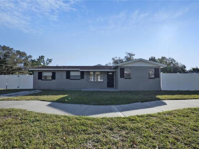 8701 94th St, Seminole, FL 33777