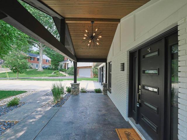 8702 Appleknoll Lane