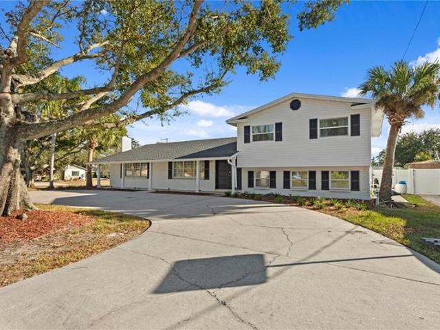 8702 Elmwood Ln, Tampa, FL 33615