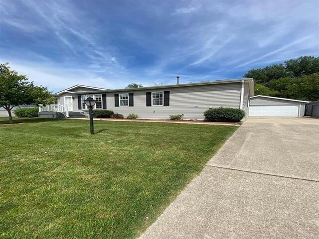 8703 Springwood Ct, Roscoe, IL 61073