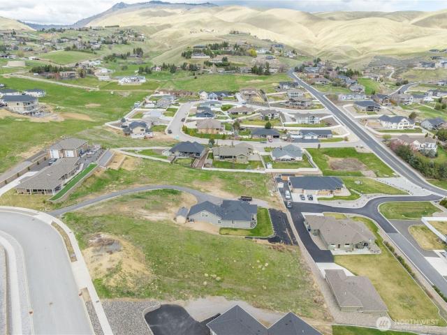 870 Autumn Crest Drive