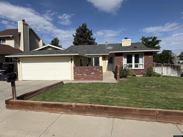 870 Bretton Dr, Casper, WY 82609
