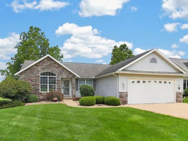 870 Fairway Dr, Howard, OH 43028