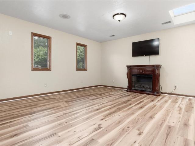 870 Orchard Hill Road